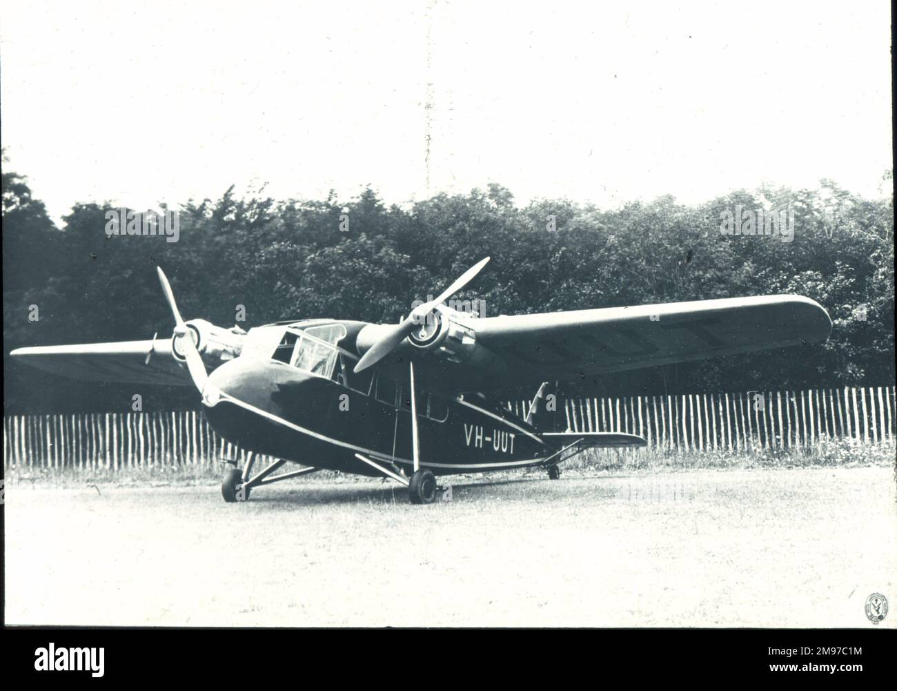 Short S16/1 Scion II, VH-UUT, at Rochester Airport prior to dispatch to ...