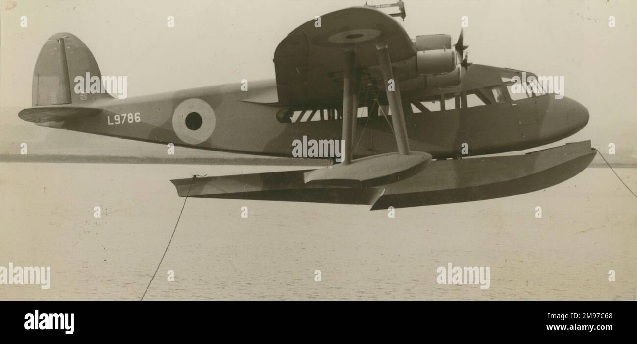 Short S22 Scion Senior, L9786, being launched by crane at Rochester ...