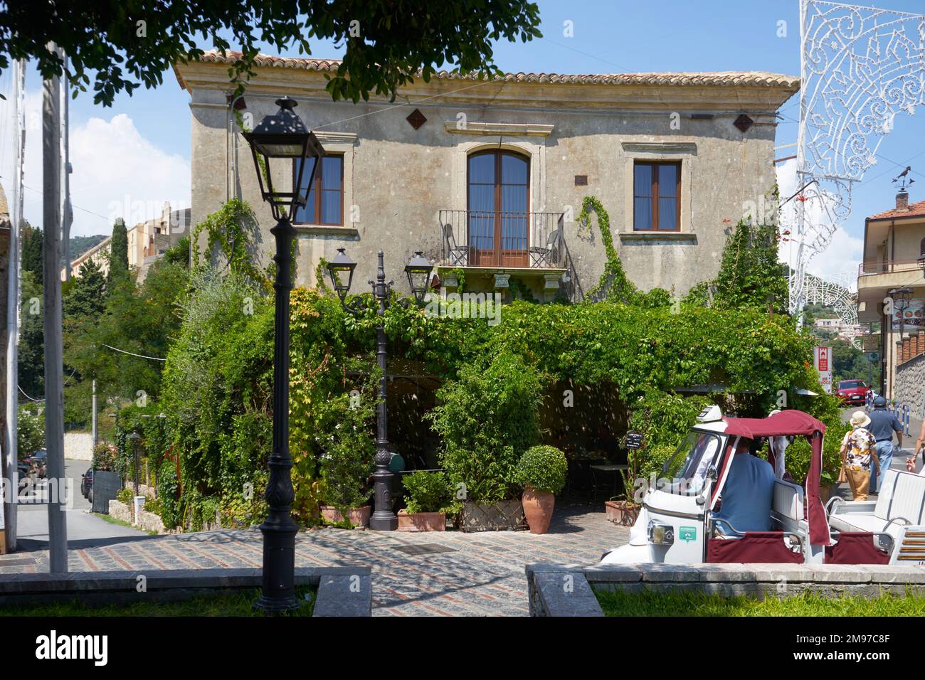 Savoca tour hi-res stock photography and images - Alamy