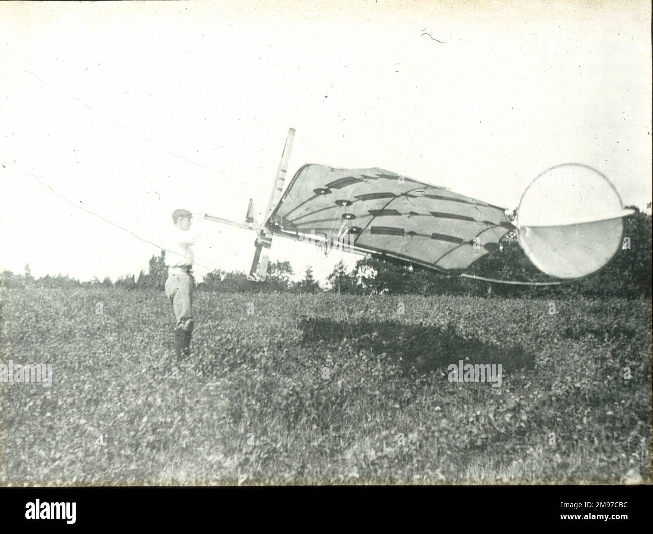 Percy Pilcher holds the Bat in the breeze Stock Photo - Alamy
