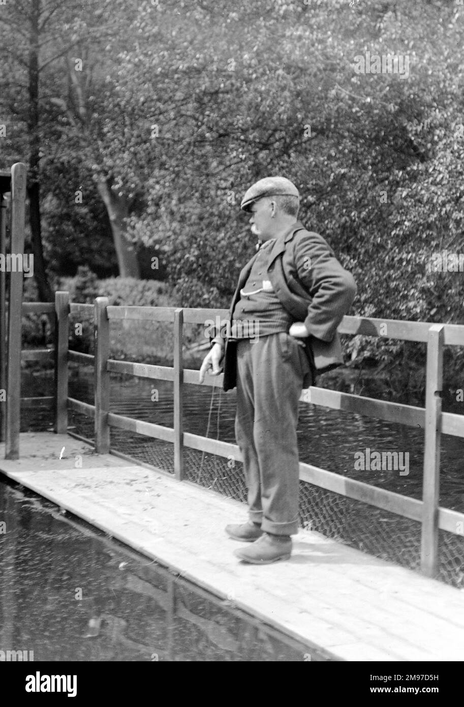 Edwardian man hi-res stock photography and images - Alamy