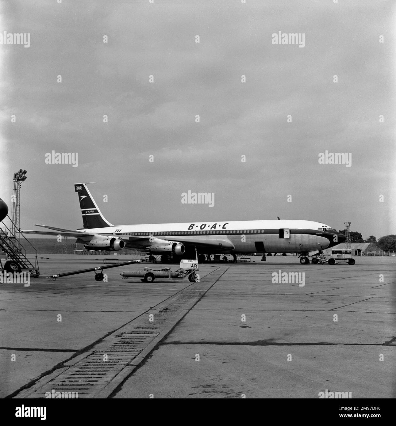 Boeing 707 first Black and White Stock Photos & Images - Alamy