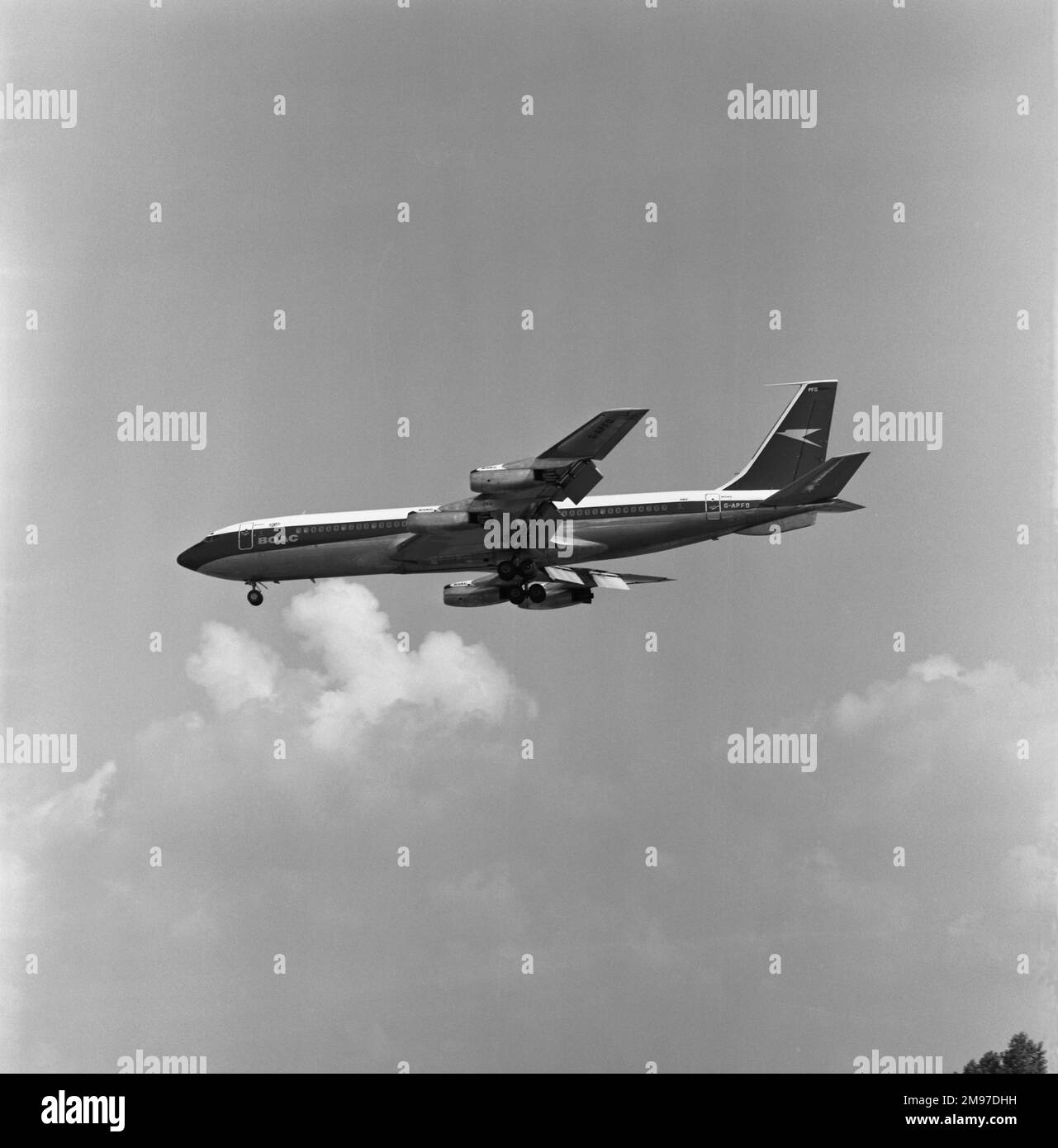Boeing 707-436 G-APFD of BOAC landing at London Airport April 1960 ...