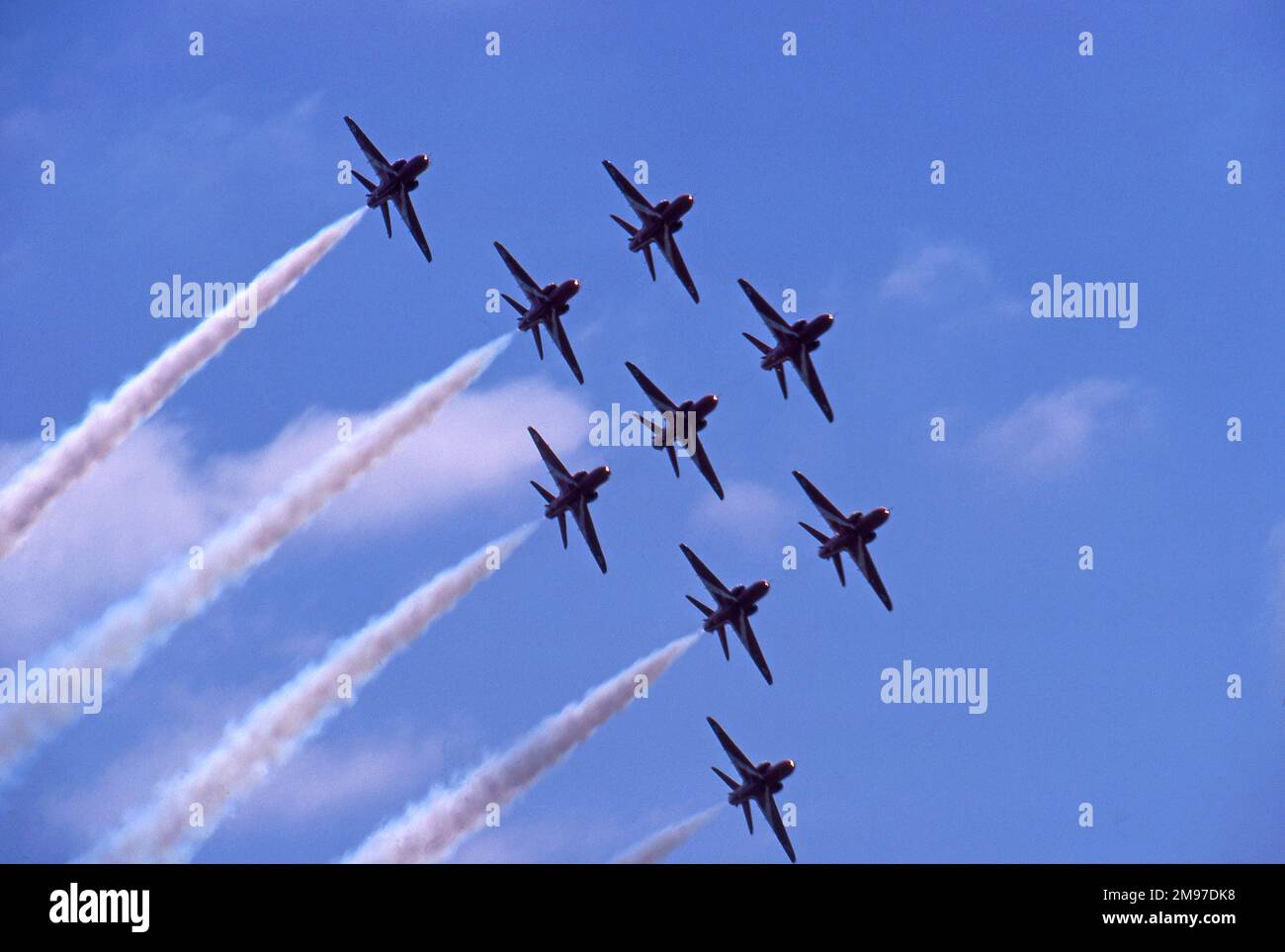 RAFAT RAF Red Arrows BAe Systems Hawks perform the Apollo bend at Mildenhall in 1989 Stock Photo ...