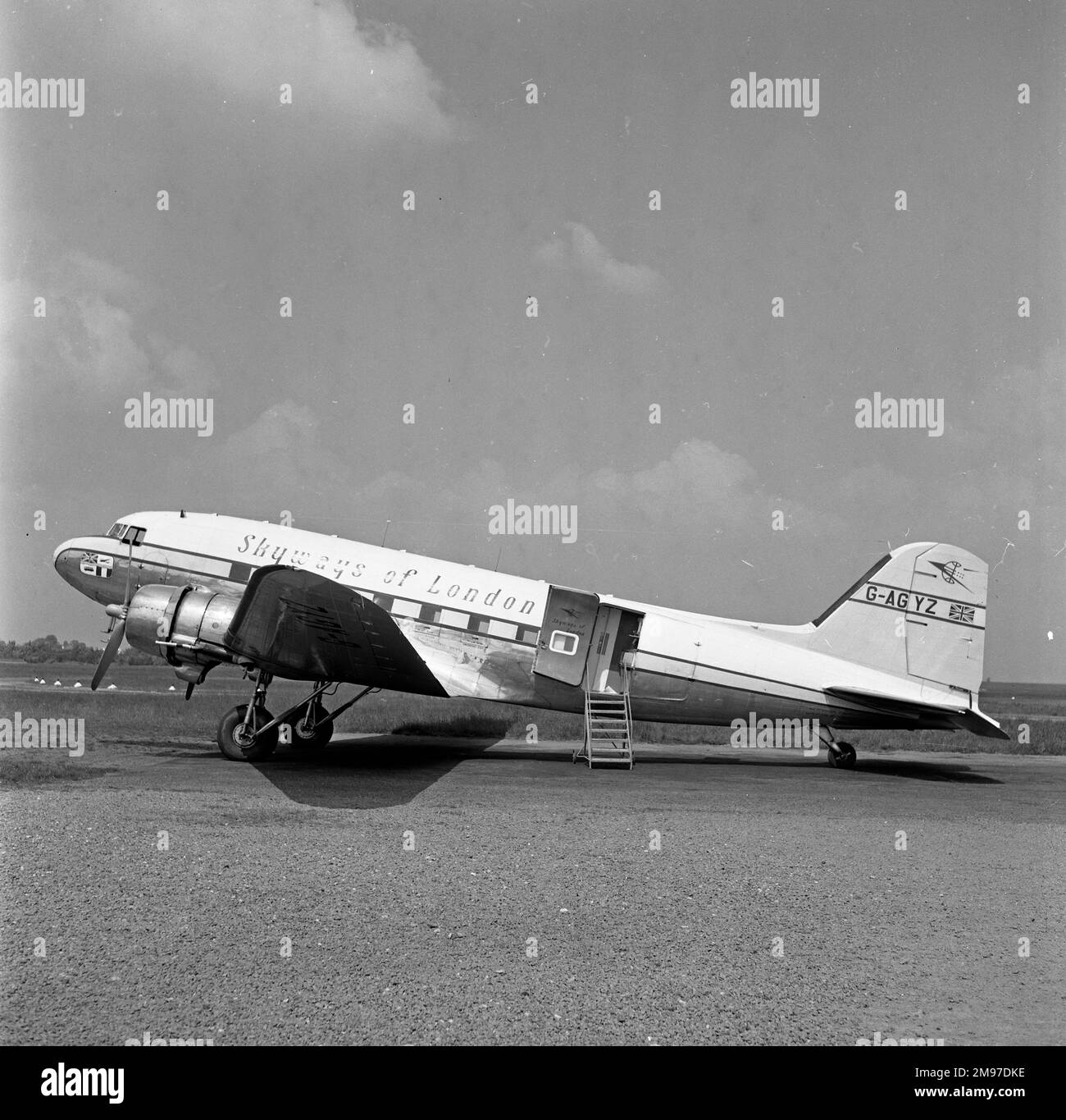 Douglas DC-3 G-AGYZ of Skyways of London at Beauvais on 4 July 1960 ...