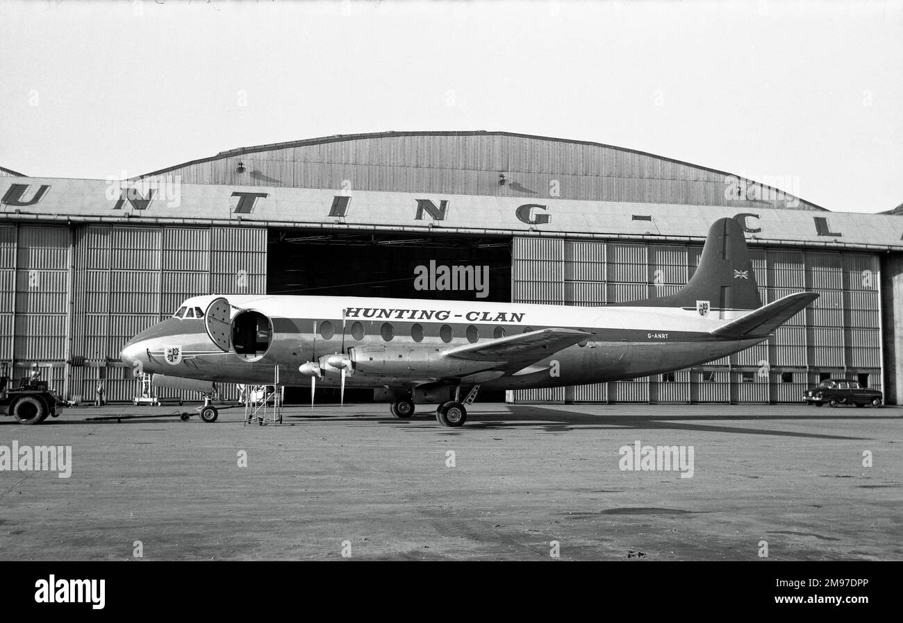 Vickers Viscount V732 G-ANRT of Hunting-Clan Air Transport at London ...