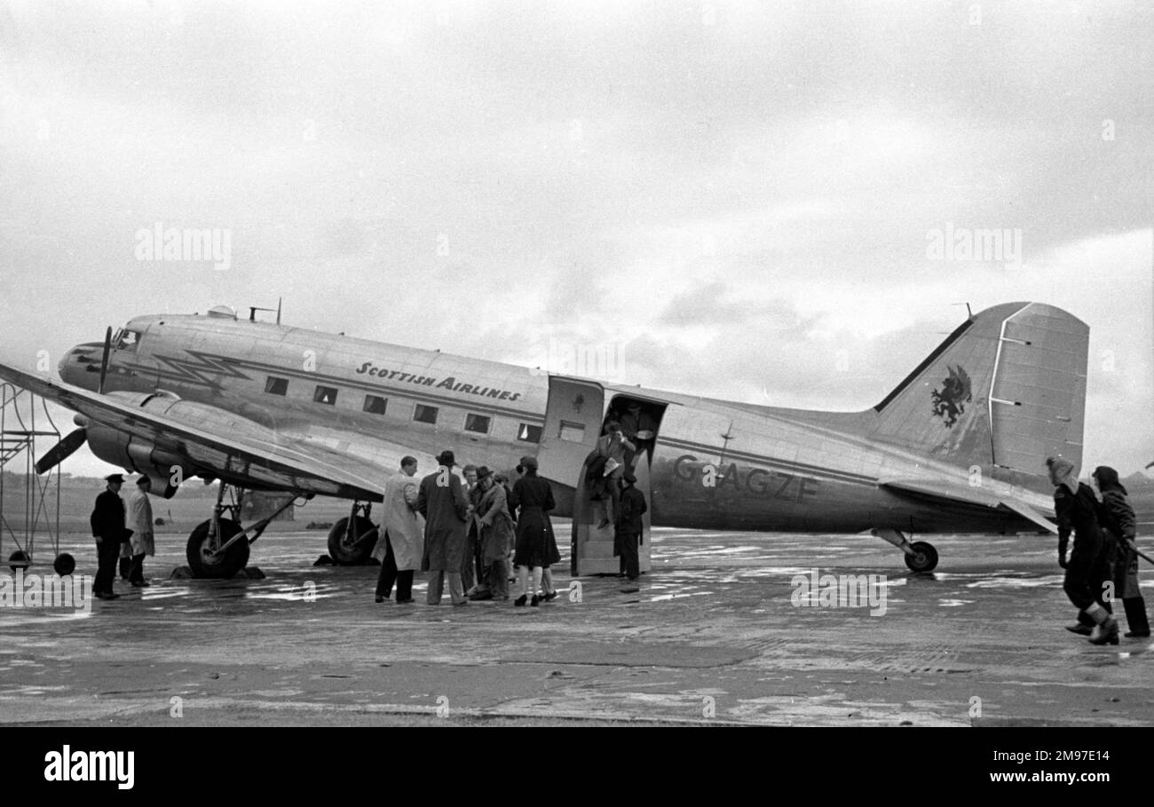 Douglas dc 3 1948 hi-res stock photography and images - Alamy
