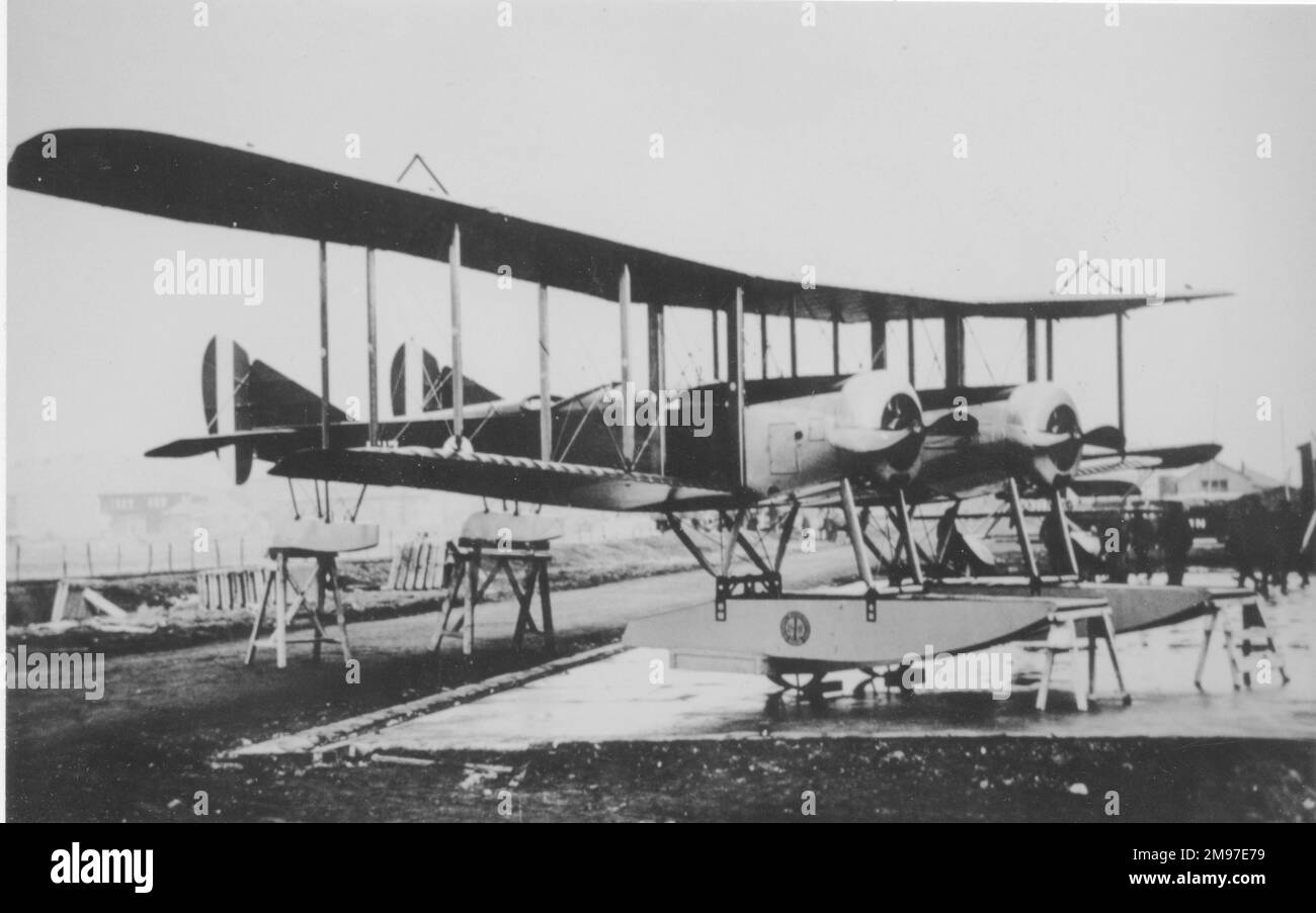 Biplane 1915 hi-res stock photography and images - Alamy