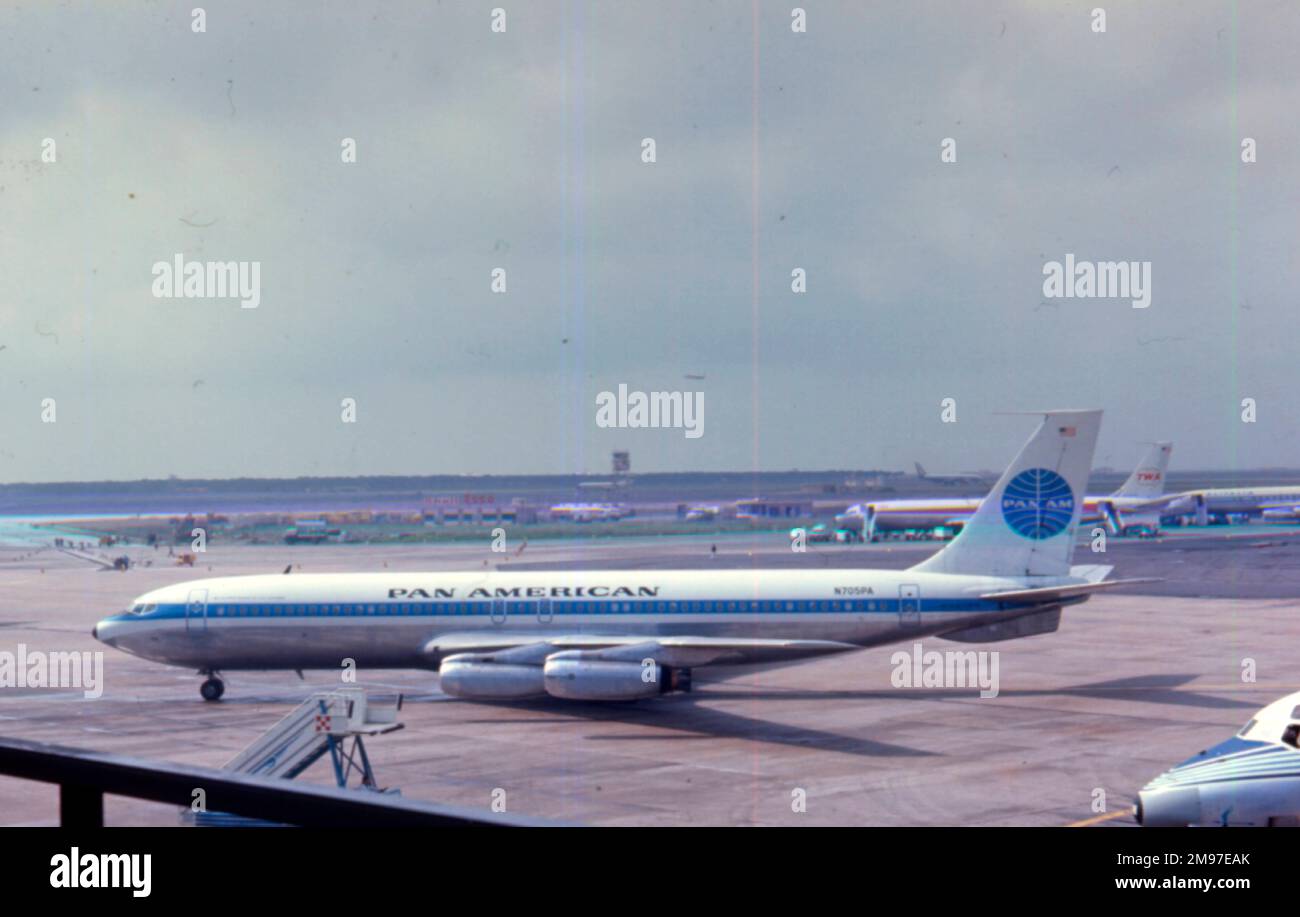 Boeing 707-121 taxying - Pan Am Stock Photo - Alamy Boeing 707-121 taxying - Pan Am Stock Photo - Alamy