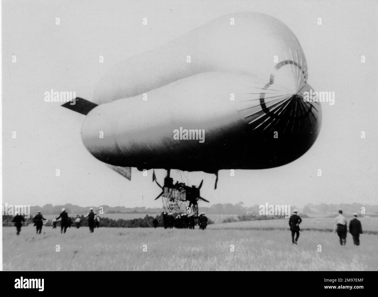 23 class airship hi-res stock photography and images - Alamy