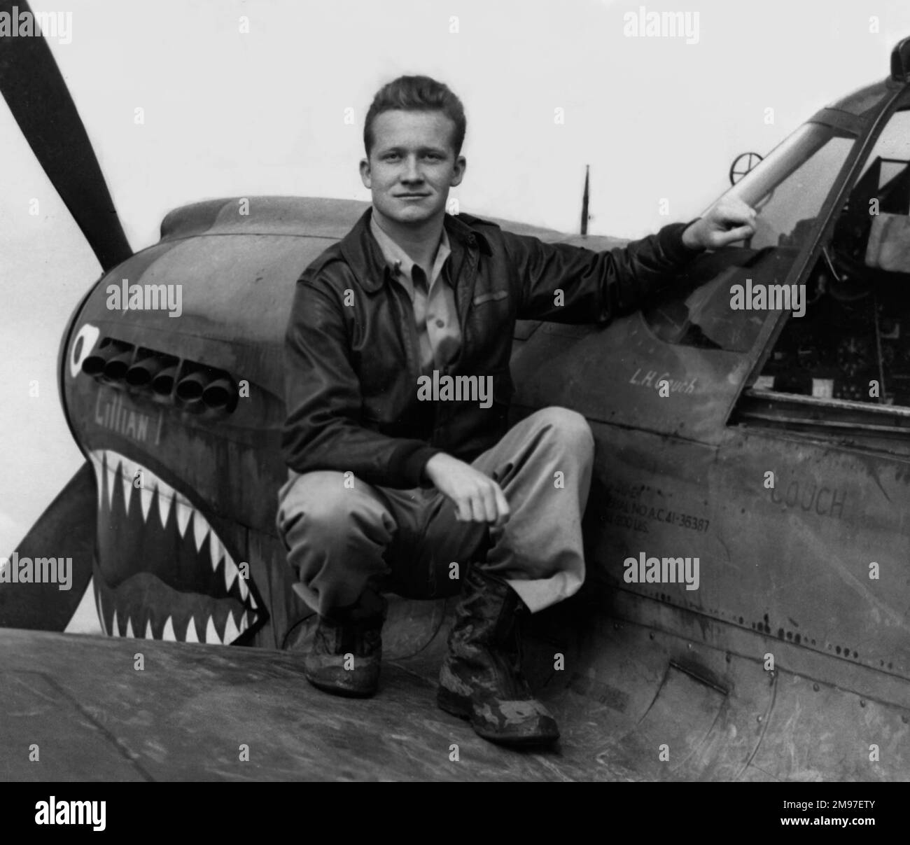 Couch, LH, AVG pilot and his P-40C Stock Photo - Alamy