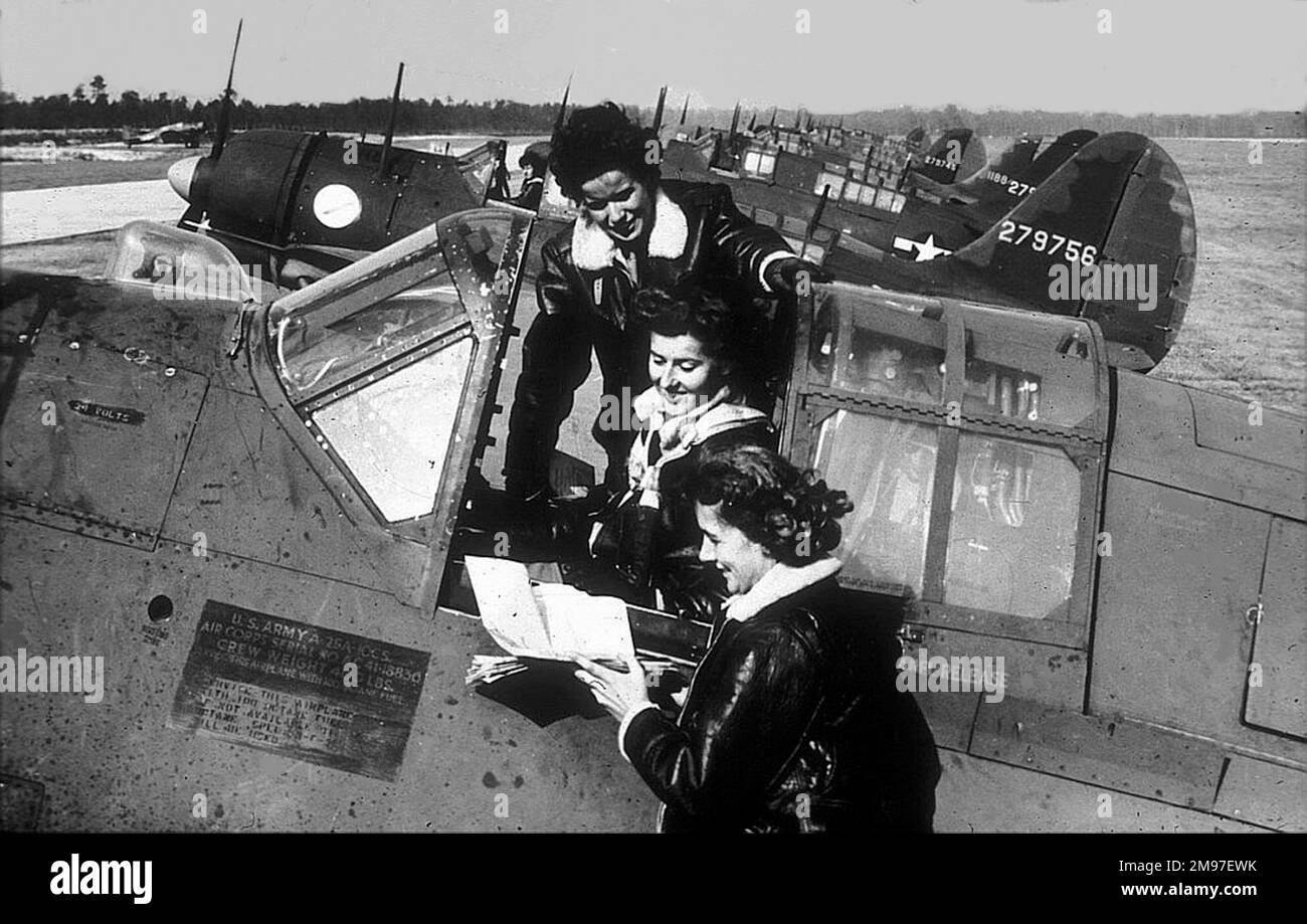 Curtiss A-25A Helldivers flown by US women-ferry-pilots Stock Photo - Alamy