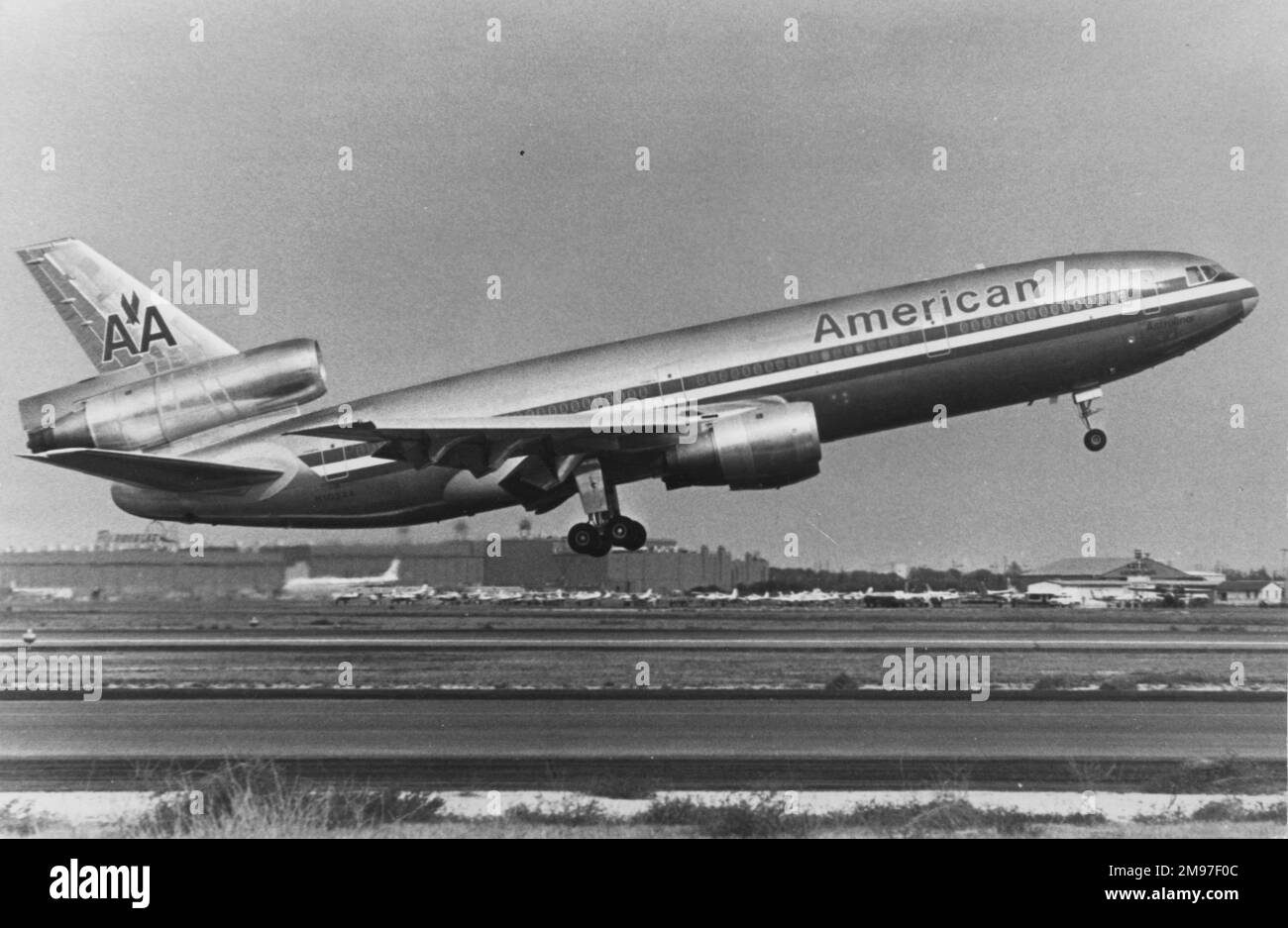 Douglas DC-10 10 1st Flight American Stock Photo - Alamy