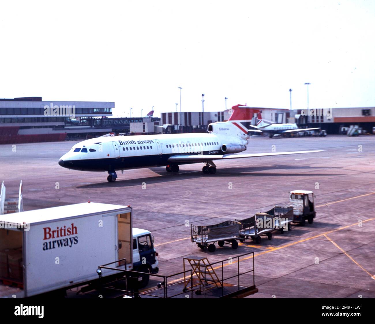 Hawker Siddeley Trident 2 of British Airways at Heathrow - Photo by ...