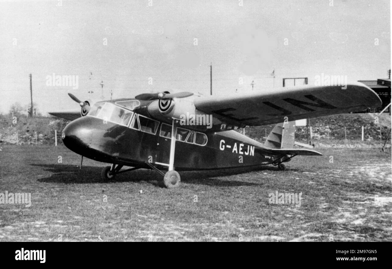 Short S16 Scion (forward view, on the ground) of G-AEJN Stock Photo - Alamy