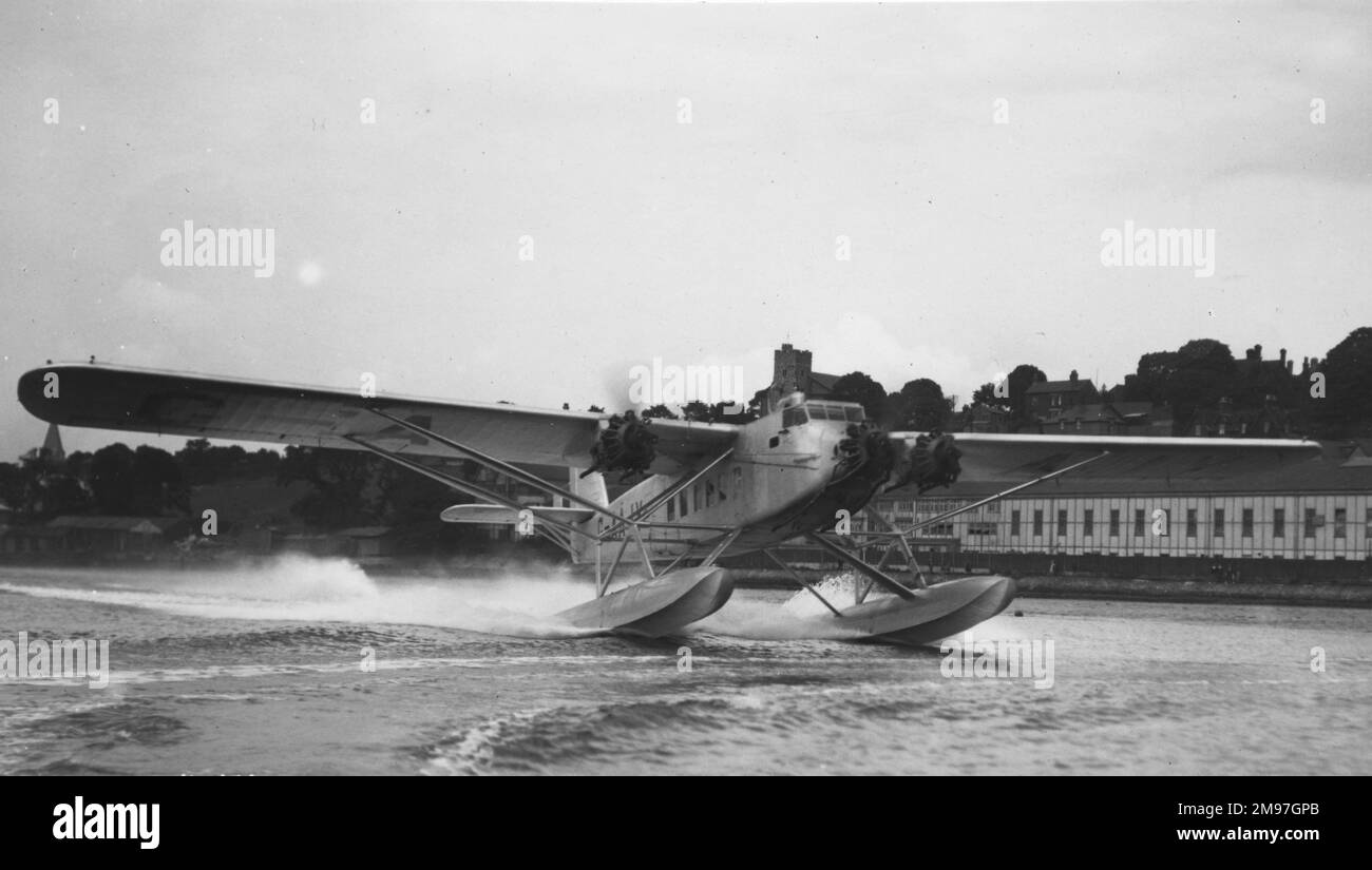 Short S11 Valetta running on water Stock Photo - Alamy