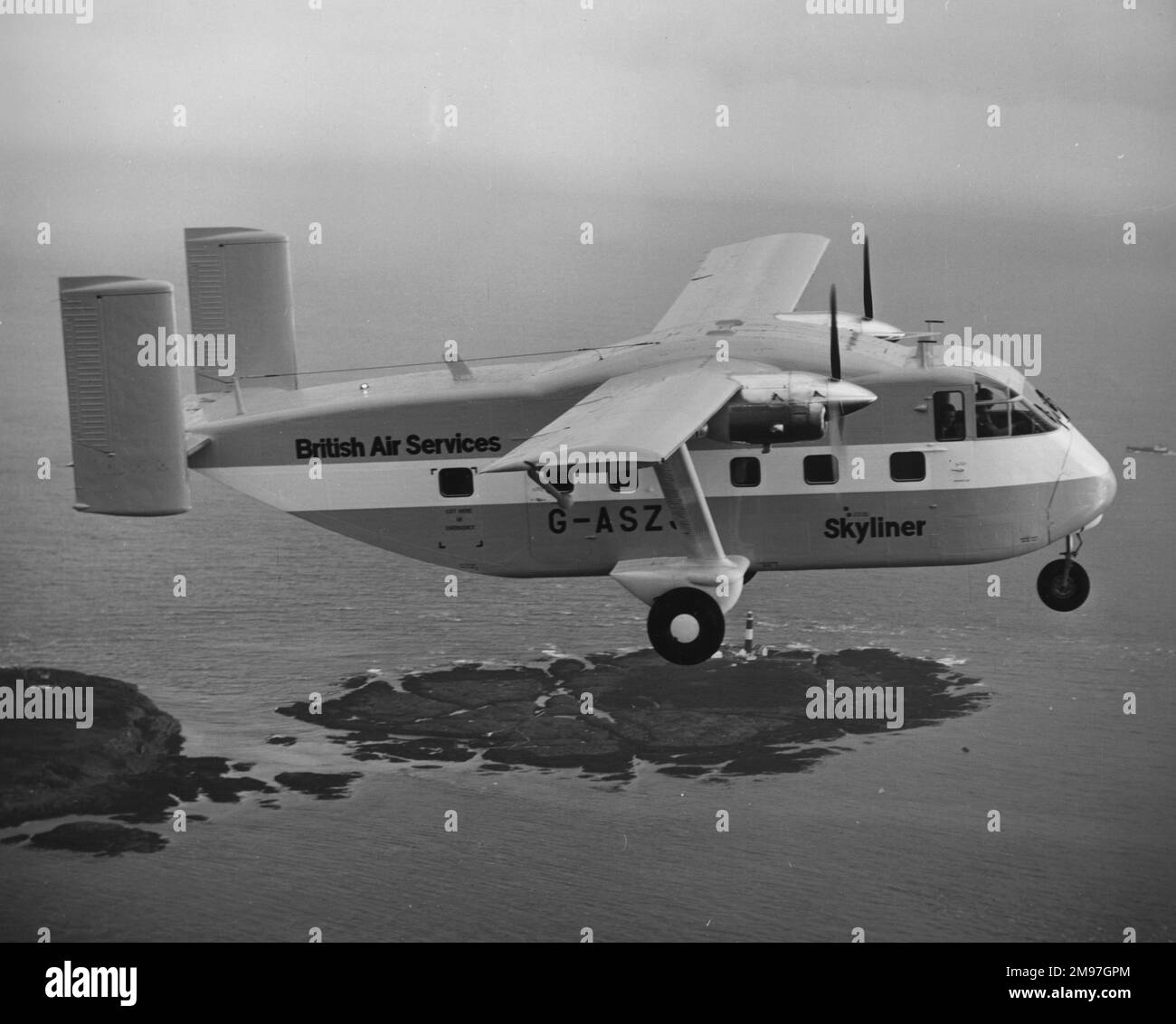 Skyvan Black and White Stock Photos & Images - Alamy
