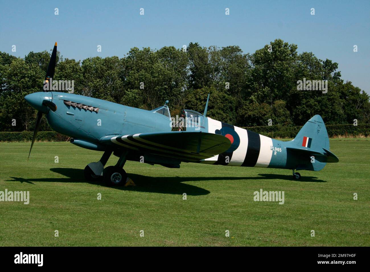 Supermarine Spitfire PR XI -the substitution of fuel for armament ...