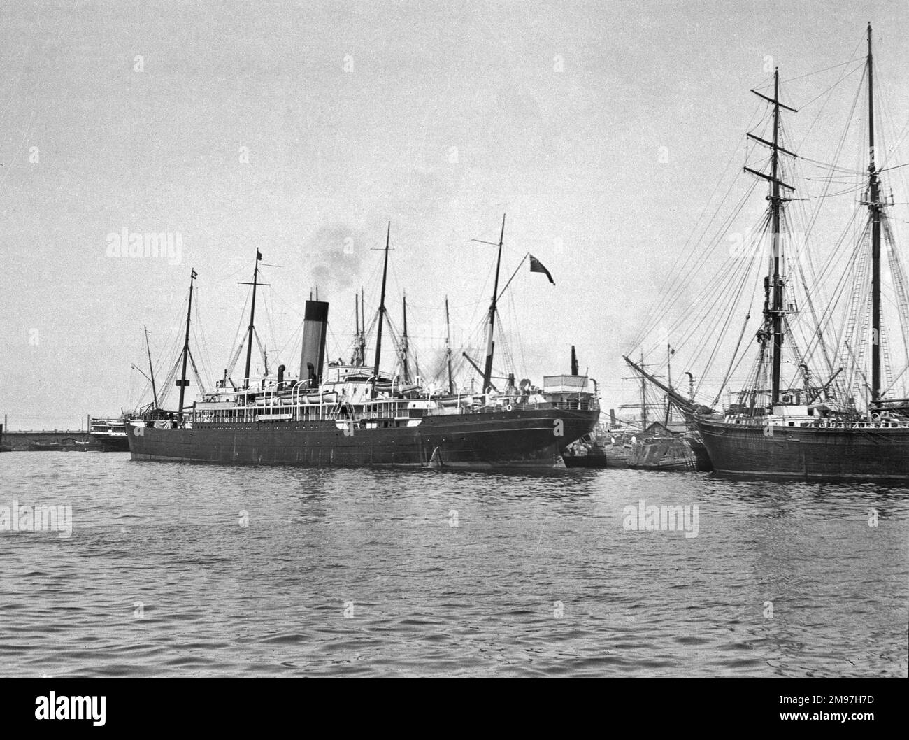 Ships in history hi-res stock photography and images - Alamy