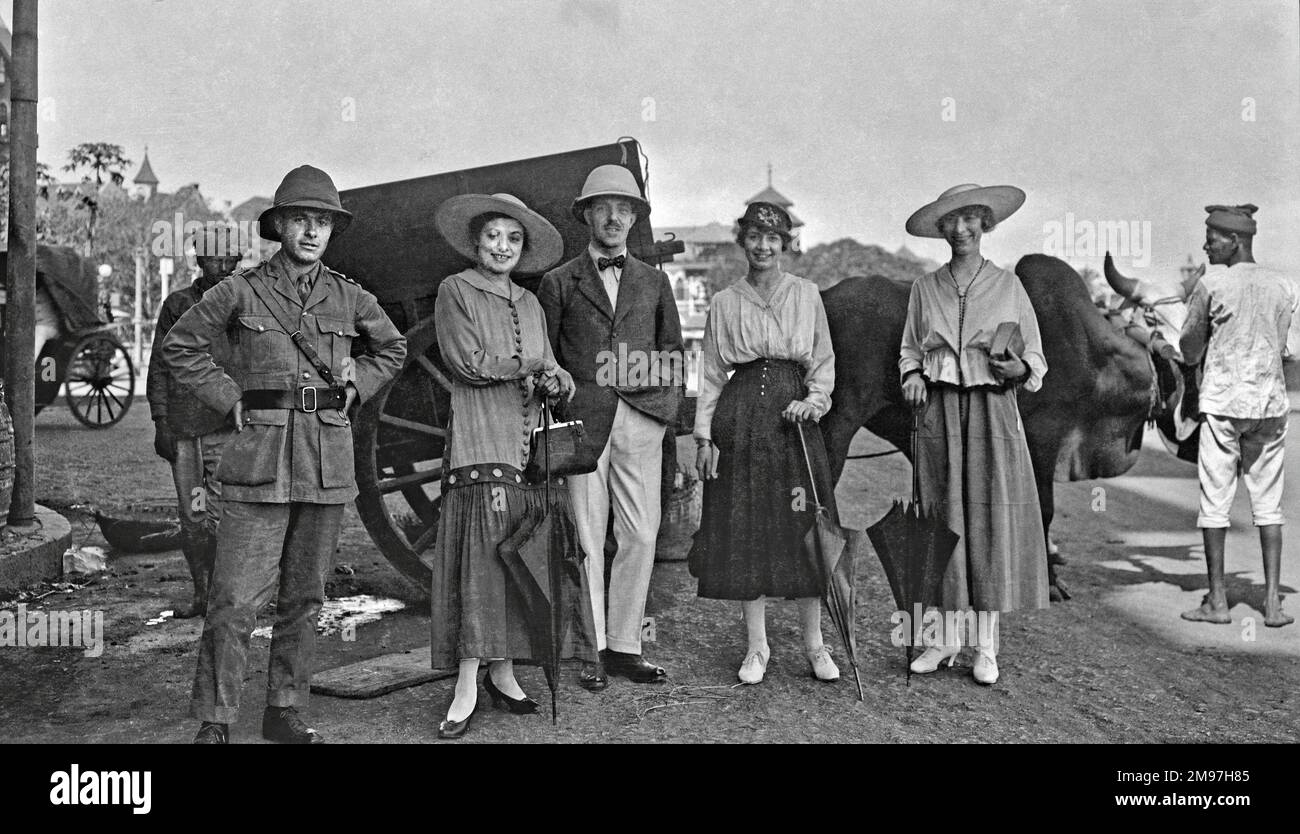 Group of colonials in India Stock Photo - Alamy