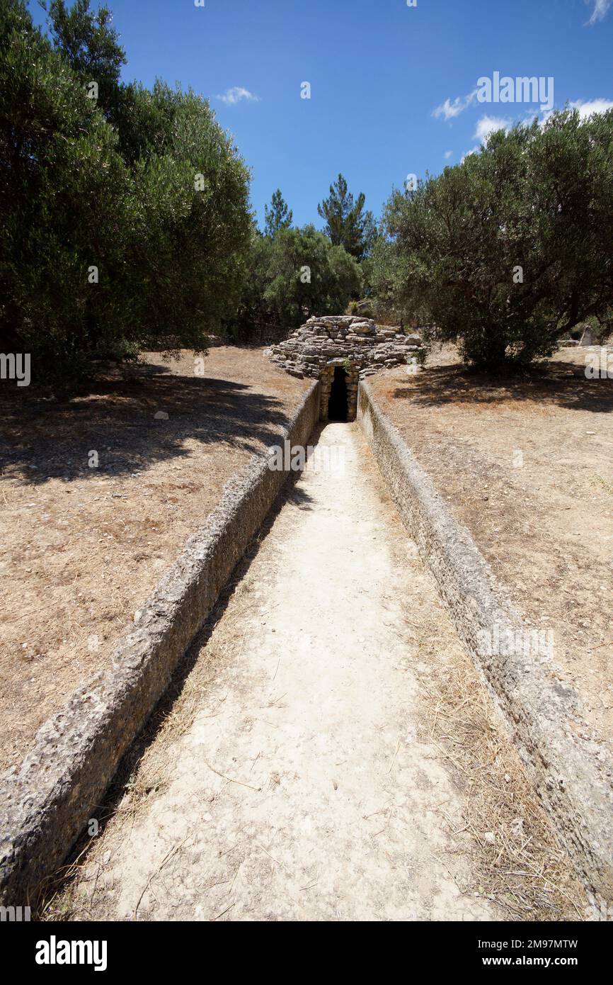 Greece, Crete, Fourni Minoan necropolis (1500 BC), corridor to a cave ...