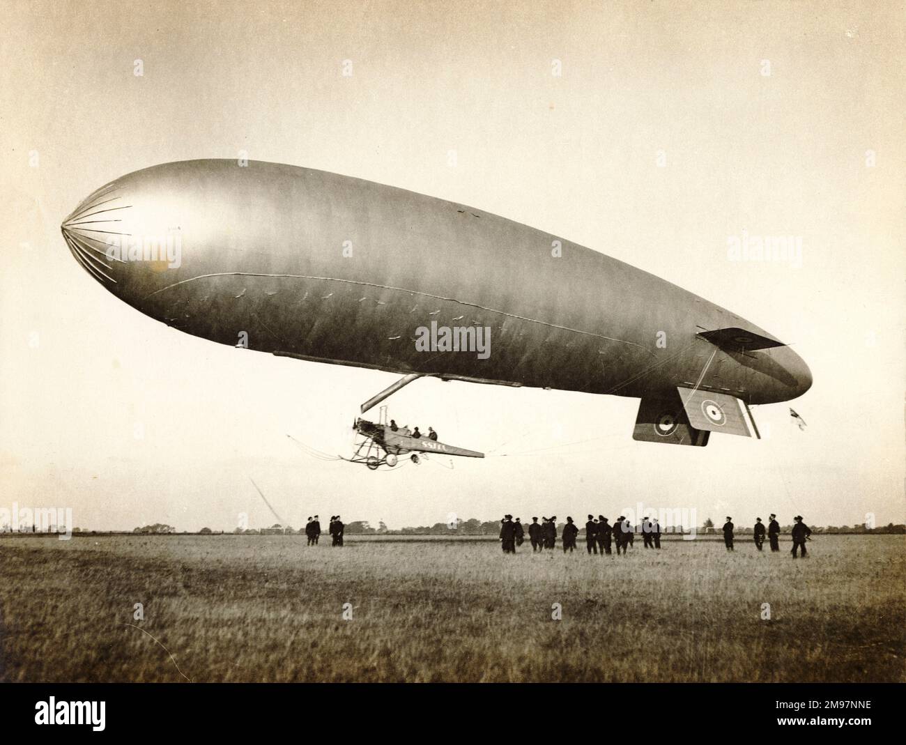 SS14A airship at the Pulham St Mary Airship Station, 31 October 1917 ...