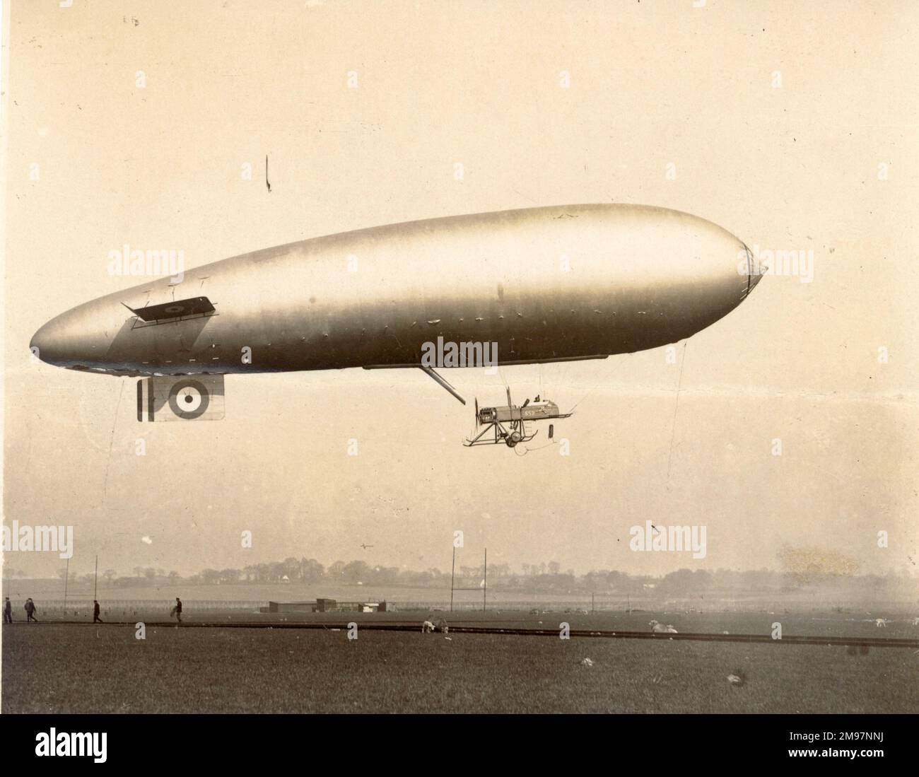 SS31 at Kingsnorth Airship Station on the Isle of Grain, 24 July 1916 ...
