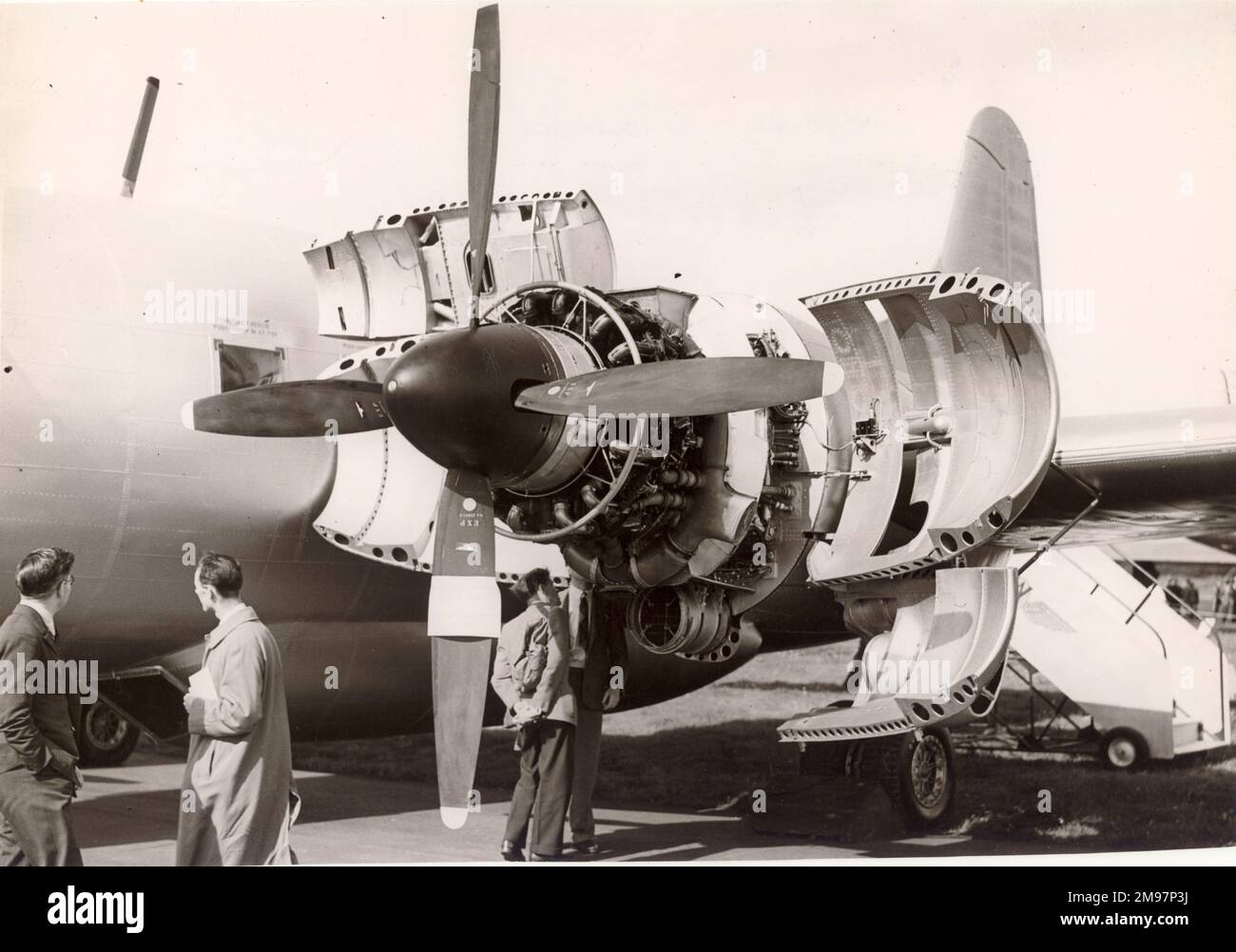 The Bristol Hercules engine installation on a Vickers Varsity at the ...