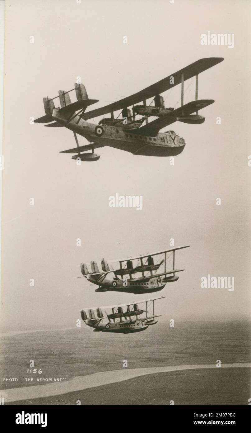 Three Short S19 Singapore IIIs, including K6919 Stock Photo - Alamy