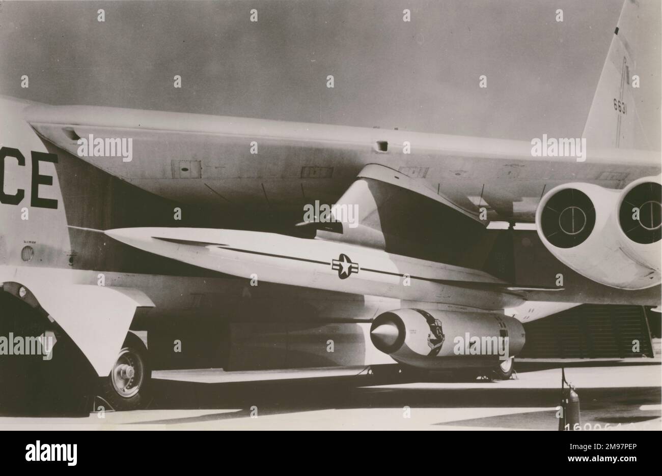 North American GAM-77 Hound Dog air-to-ground strategic missile under ...