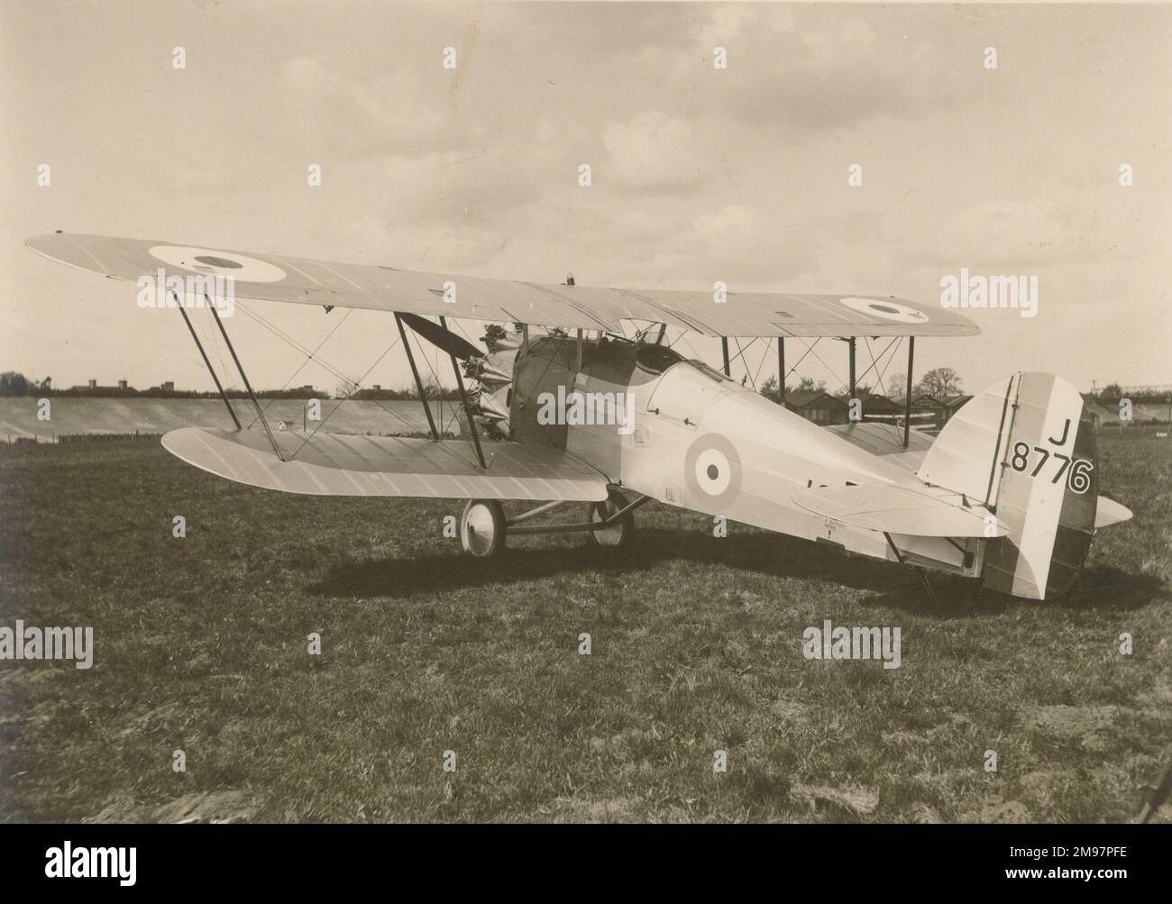Hawker Hawfinch, J8776 Stock Photo - Alamy