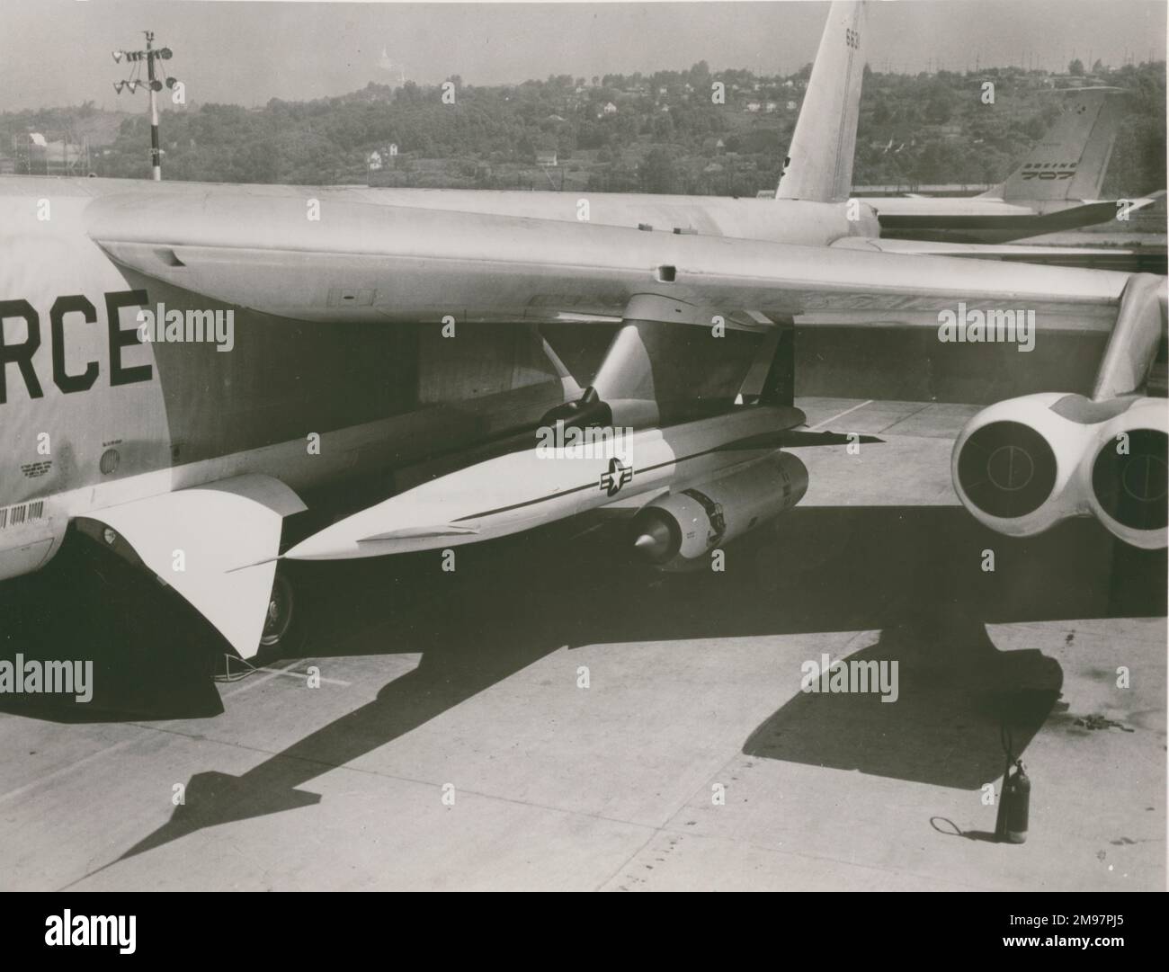 North American GAM-77 Hound Dog air-to-ground strategic missile under ...