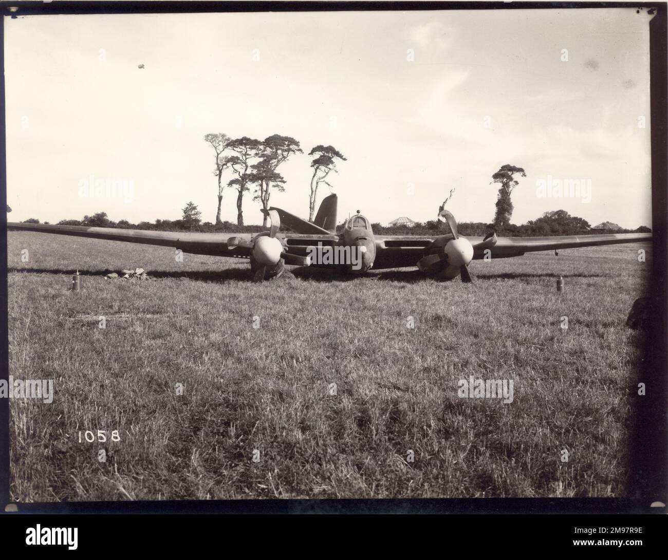 Crash landing hi-res stock photography and images - Alamy