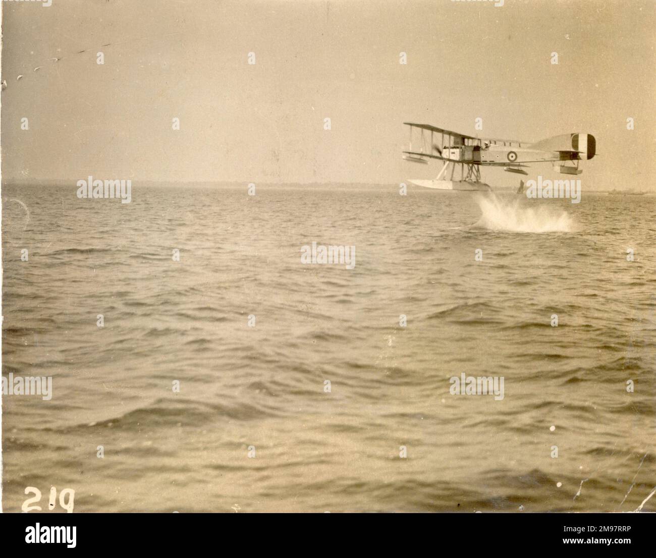 Short Type 184 Seaplane during torpedo practice Stock Photo - Alamy