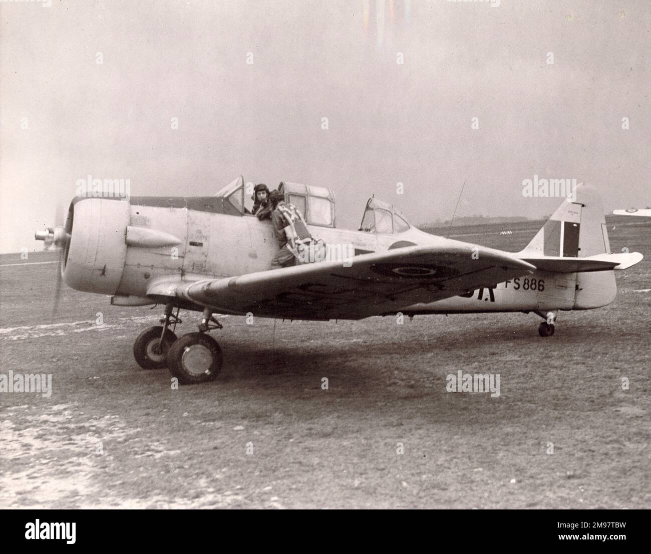 North American Harvard IIB, FS886, of the RAF Stock Photo - Alamy