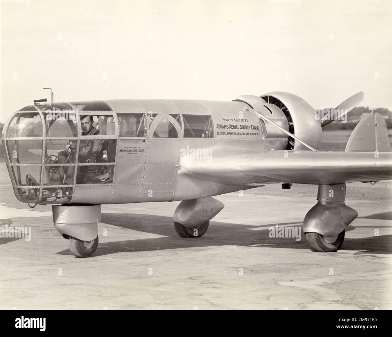 Aerial photography photography aircraft hi-res stock photography and ...