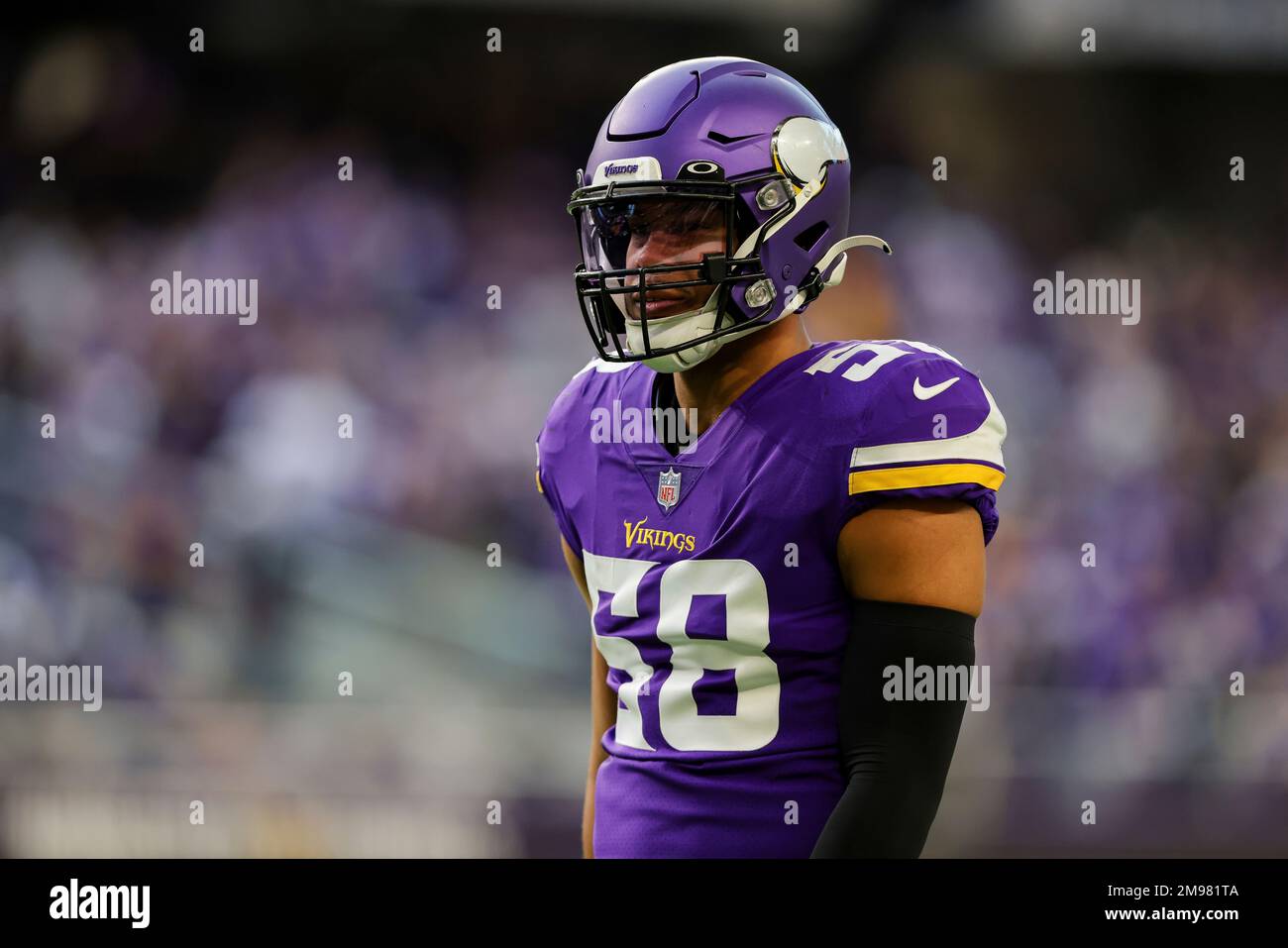 Minnesota Vikings linebacker Jordan Hicks (58) warms up before an NFL ...
