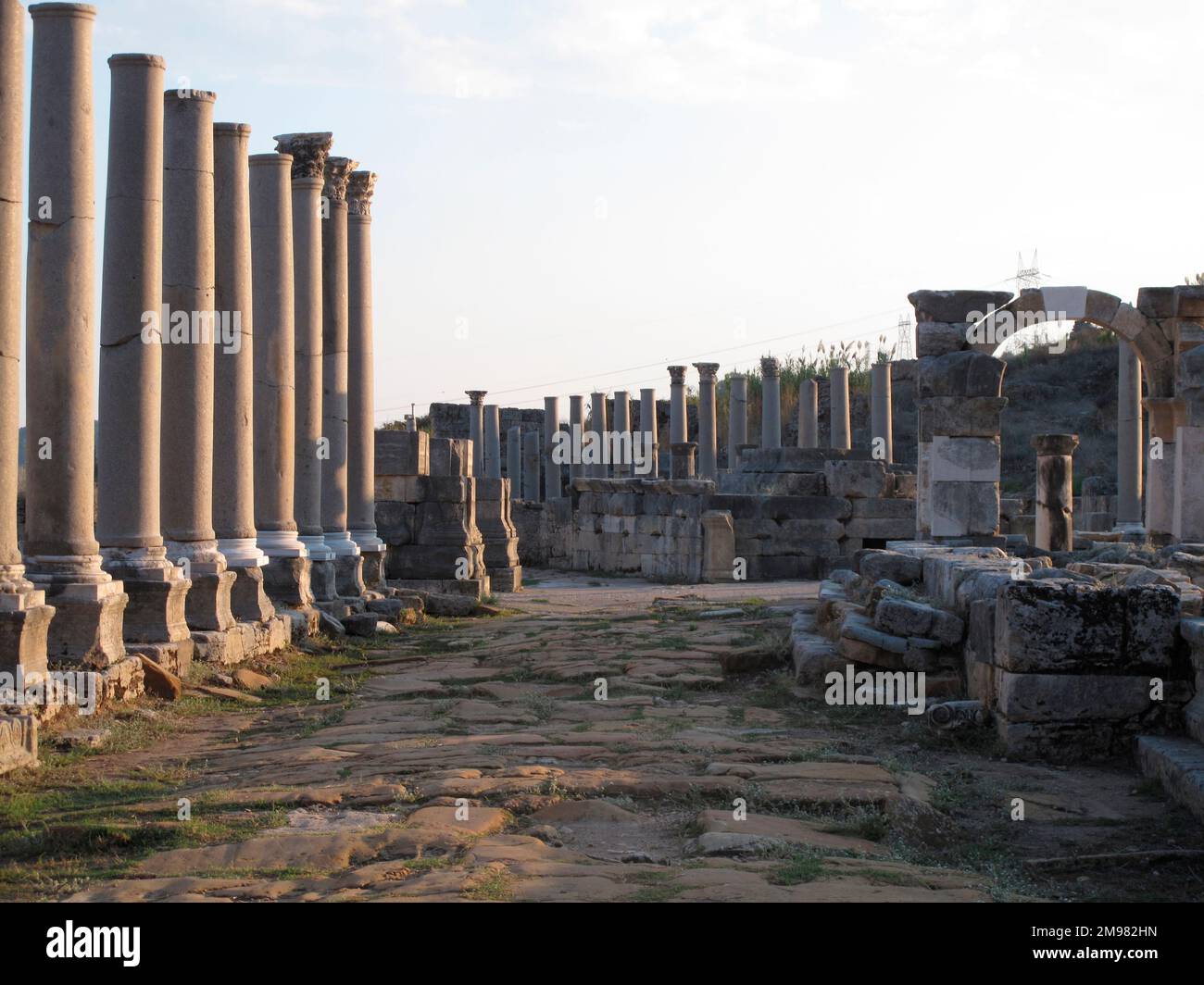 R street arch hi-res stock photography and images - Alamy