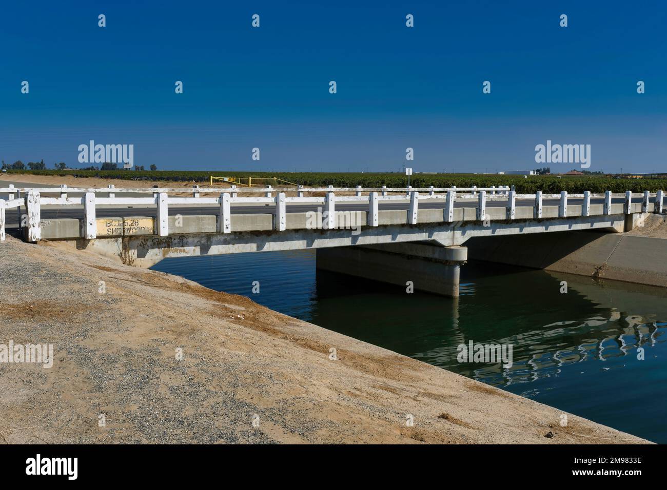Bridge over canal irrigation hi-res stock photography and images - Alamy