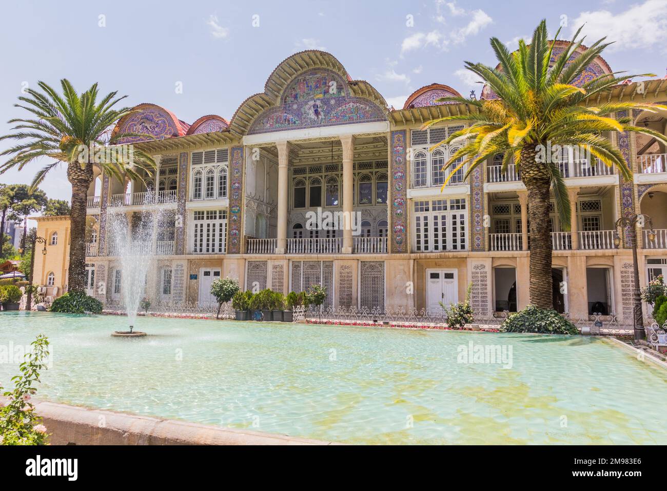 Palace in Eram garden in Shiraz, Iran Stock Photo - Alamy