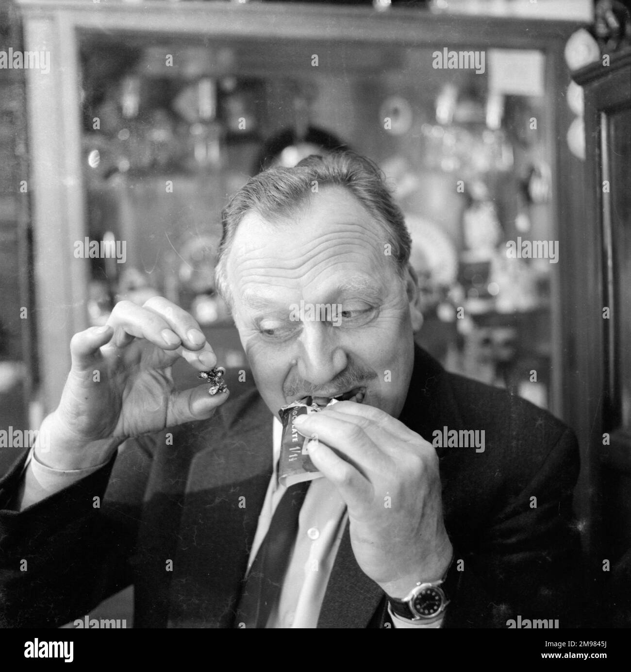 Chocolate advertisement hi-res stock photography and images - Alamy