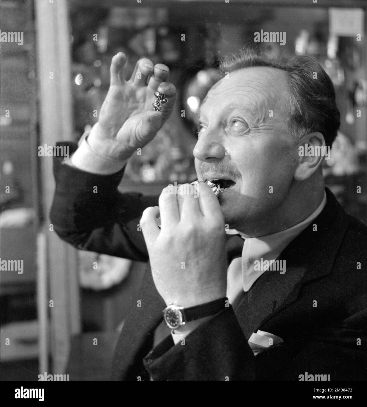 Chocolate advertisement hi-res stock photography and images - Alamy