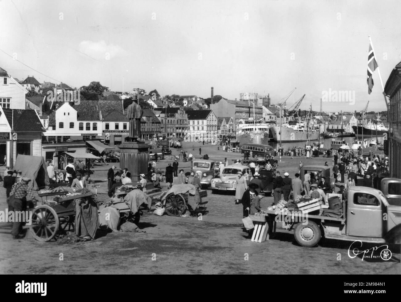 Market square in port Black and White Stock Photos & Images - Alamy
