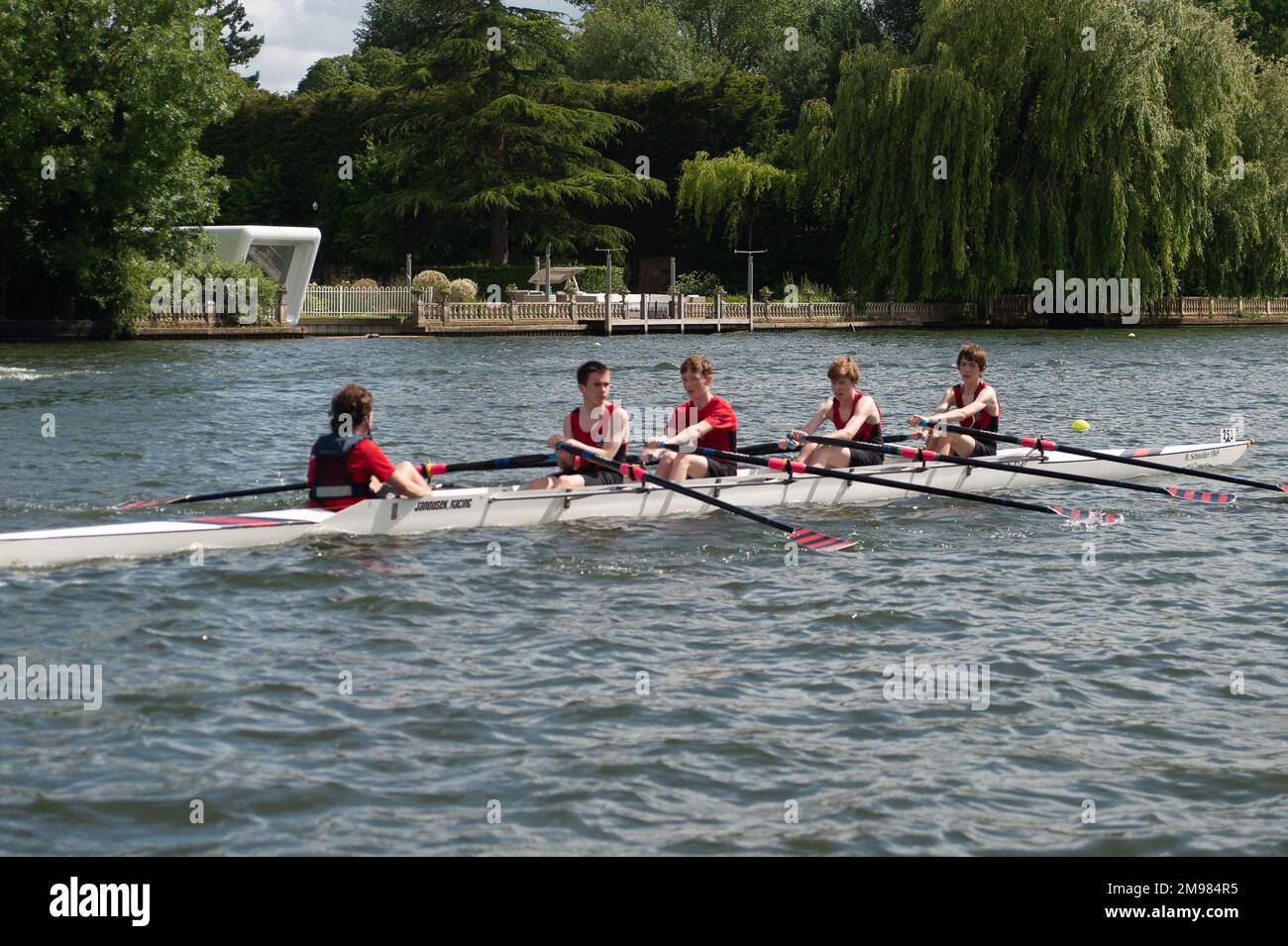Marlow, Buckinghamshire, UK. 11th June, 2022. A busy day of rowing ...