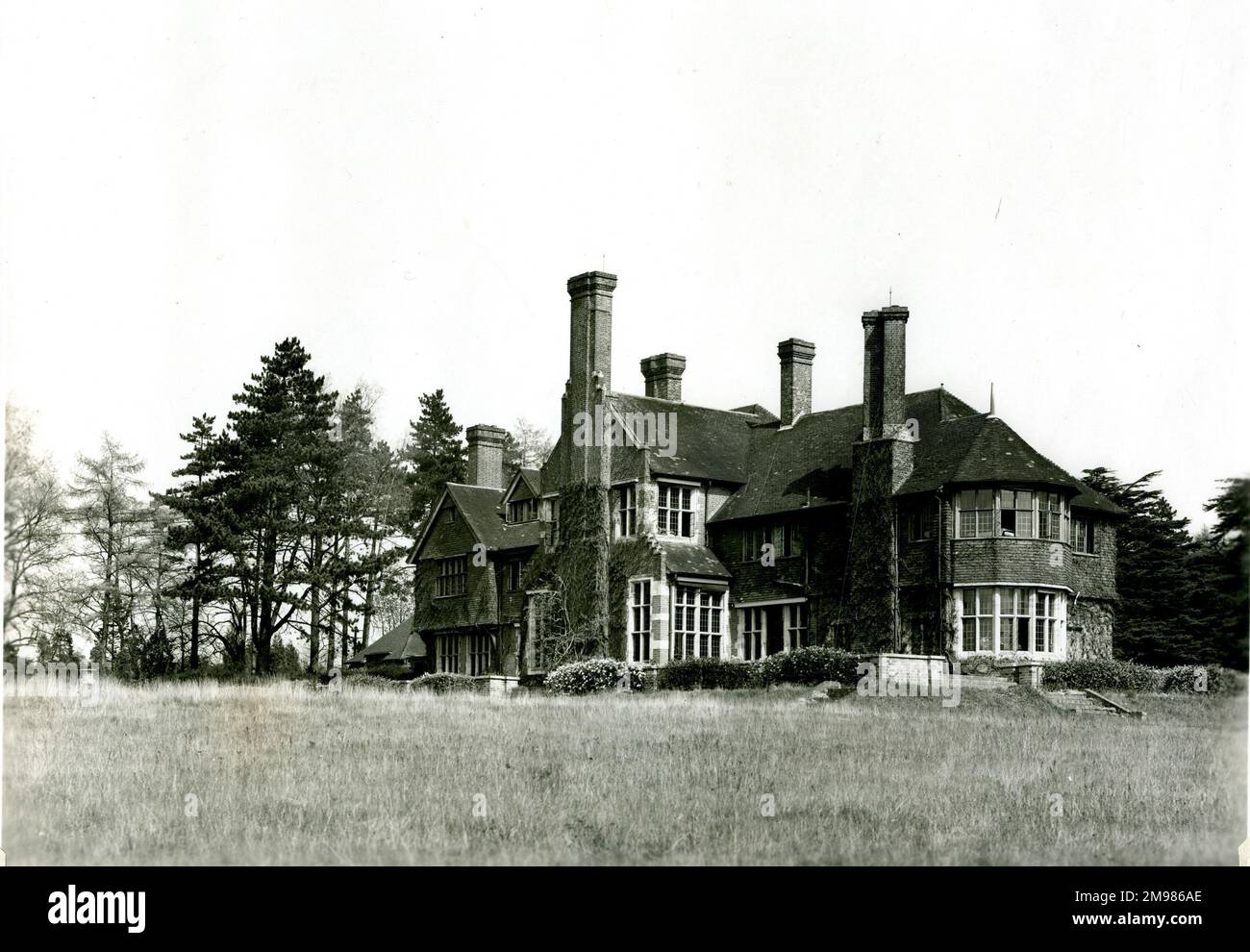 Bay window edwardian house hi-res stock photography and images - Alamy