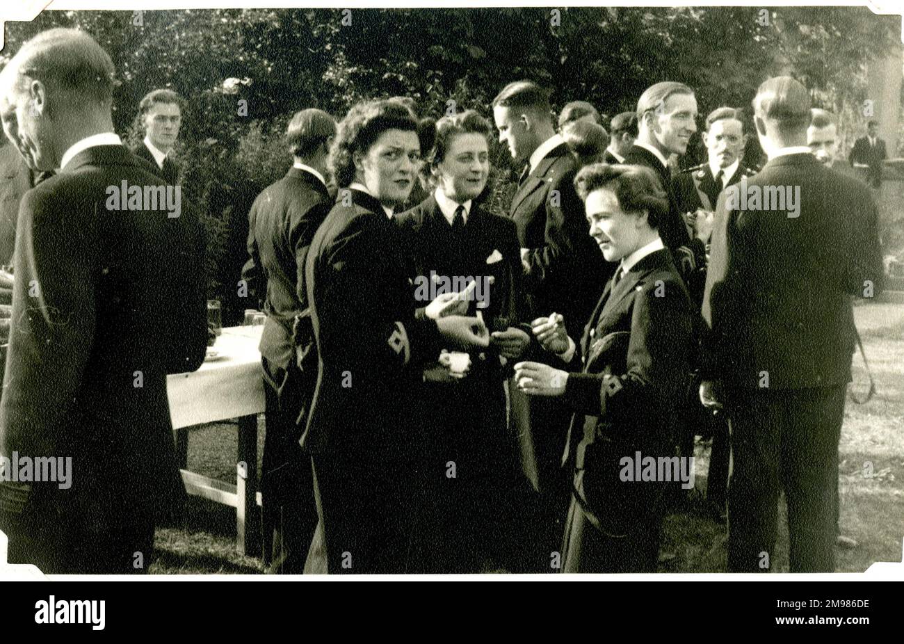 Royal navy uniform 1945 hi-res stock photography and images - Alamy
