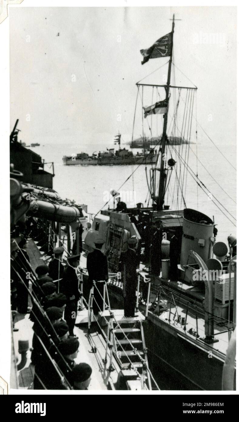 King George VI inspecting D-Day Invasion Forces, WW2 Stock Photo - Alamy