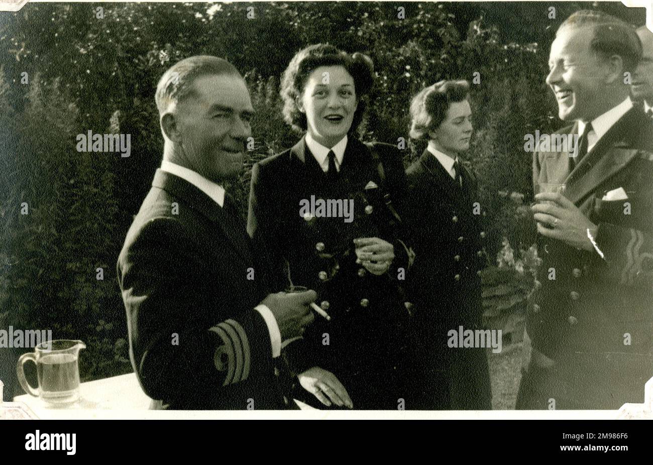 Royal navy uniform 1945 hi-res stock photography and images - Alamy