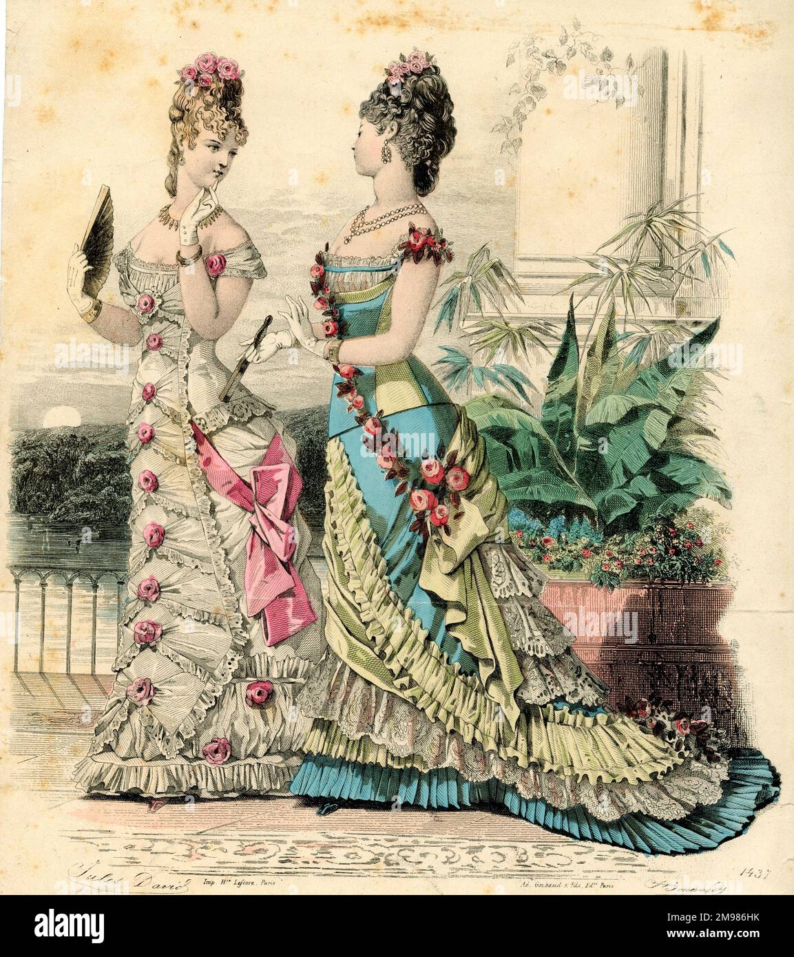 Woman evening dress bow hi-res stock photography and images - Alamy