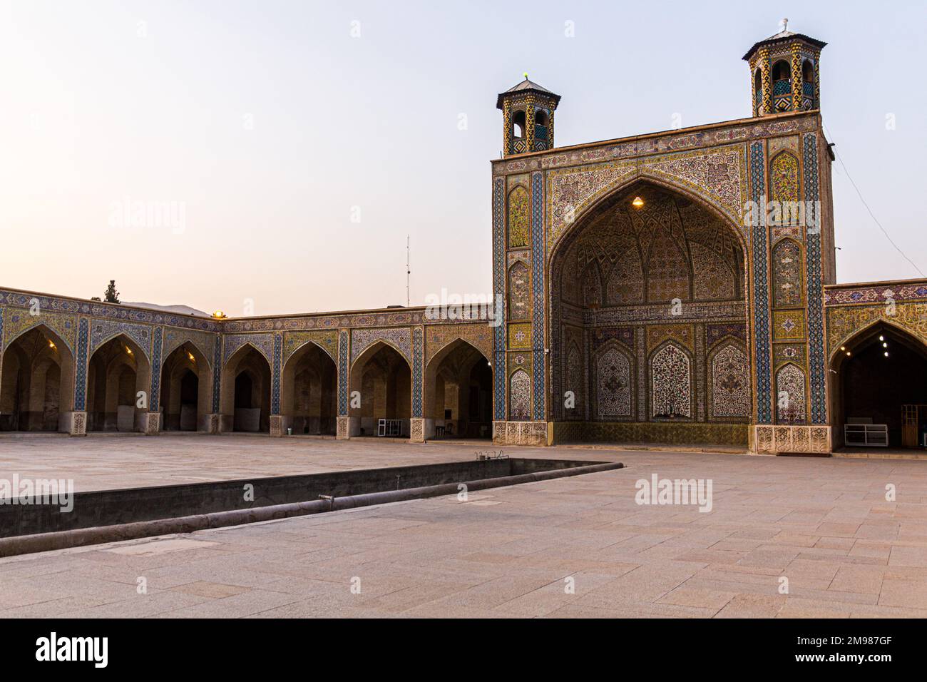 Courtyard of Vakil mosque in Shiraz, Iran Stock Photo - Alamy